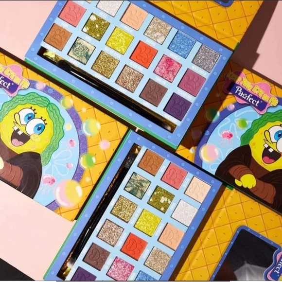 Pawfect | Makeup | 8 Colors Eyeshadow Palette Keep Your Eye On Me ...